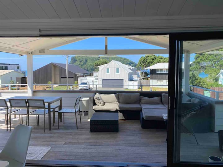 4 Bedroom House With Sea Views And Spa - Whangamatā