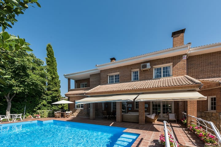 Twin Room  In A Luxury House Near Madrid + Balcony - Boadilla del Monte