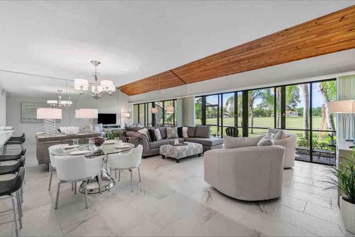 Townhouse In Front Of The Golf Course - Juno Beach