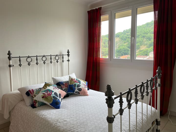 Agréable Chambre D’hôte - Vue Sur La Vallée Du Lot - Cahors