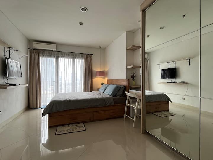 Casa Semanggi - A Minimalist 2 Bedrooms Apartment - Dżakarta