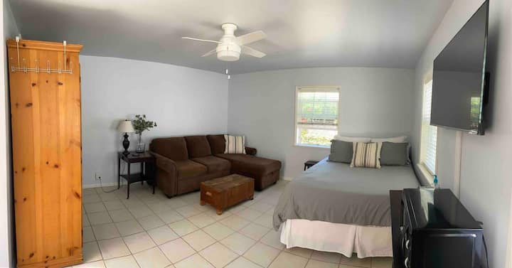 Private Studio, Walkable To Beach - Redondo Beach, CA