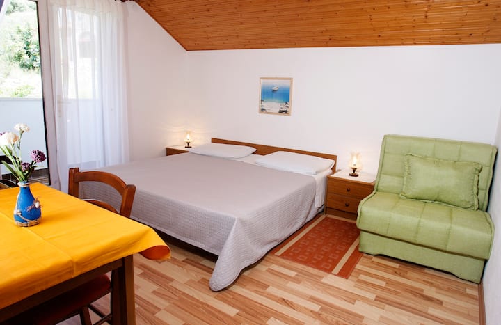 Studio Apartment For 2+1 - Omiš
