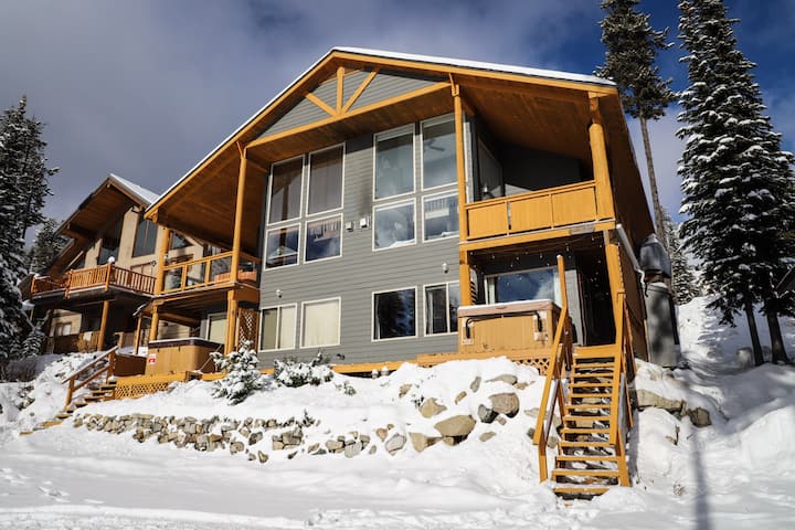 Cozy Cabin Condo In Lower Snowpines - Big White Ski Resort, BC