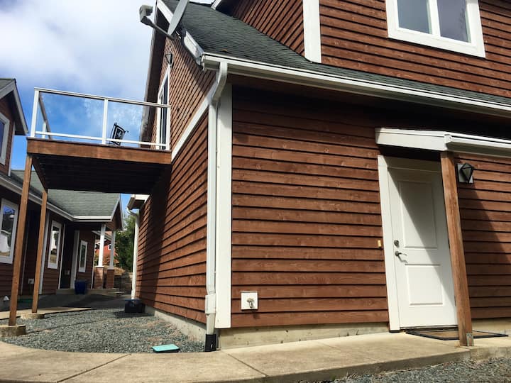 Spacious Executive Suite Apartment. - Tillamook, OR