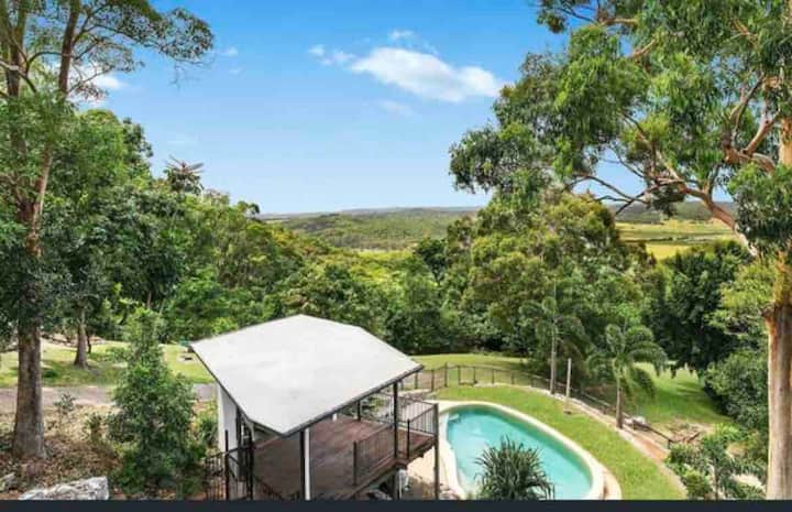 Sunshine Coast: Spacious Home, Pool + River View - Yandina