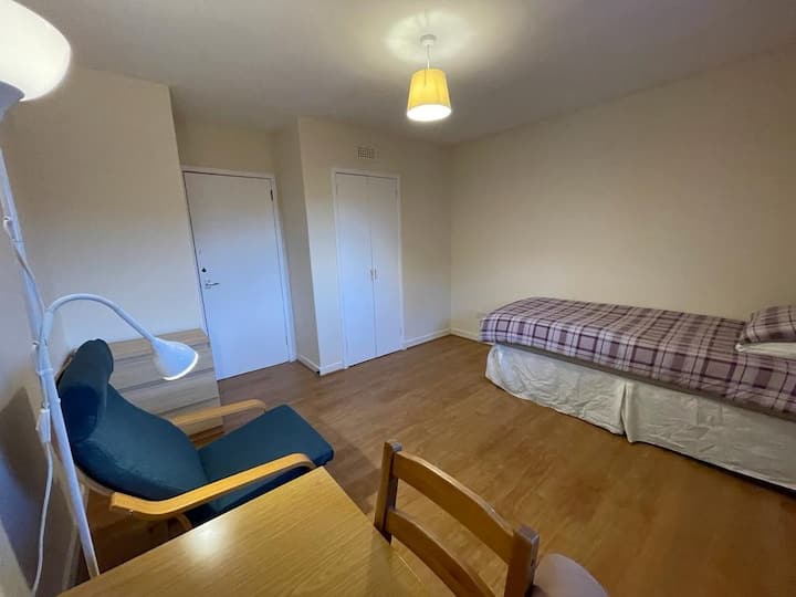 531f Budget Room. Long Term Student Welcome - Glasgow