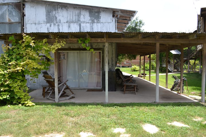 Bungalow Suite #A - Cloud Lane - New Braunfels, TX