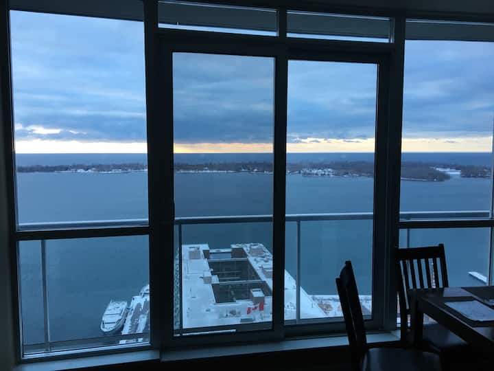 Fully Furnished Downtown Condo - Stunning Lakeview - Toronto