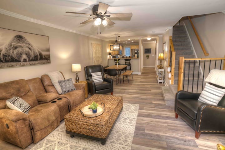 2 Master Suites River Frontage Easy Walk To Helen - Helen, GA