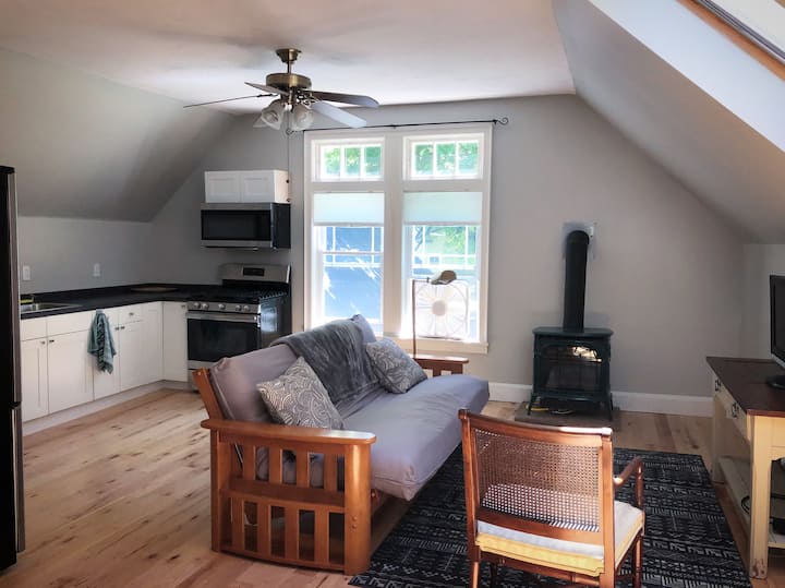 Bright, Open, Private, Studio Apartment! - Belfast, ME