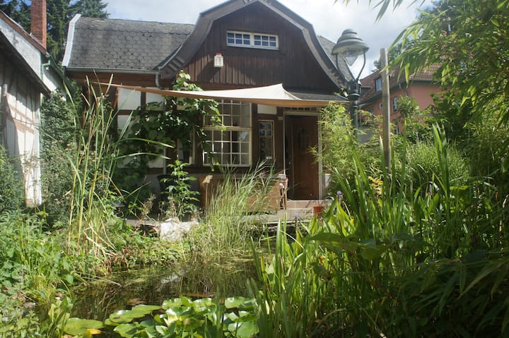 Stilechtes Fachwerkhaus Mit 2 Schlafzimmern+garten - Bonn