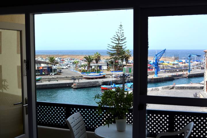 Beachfront Apartment With Pool - Puerto de la Cruz