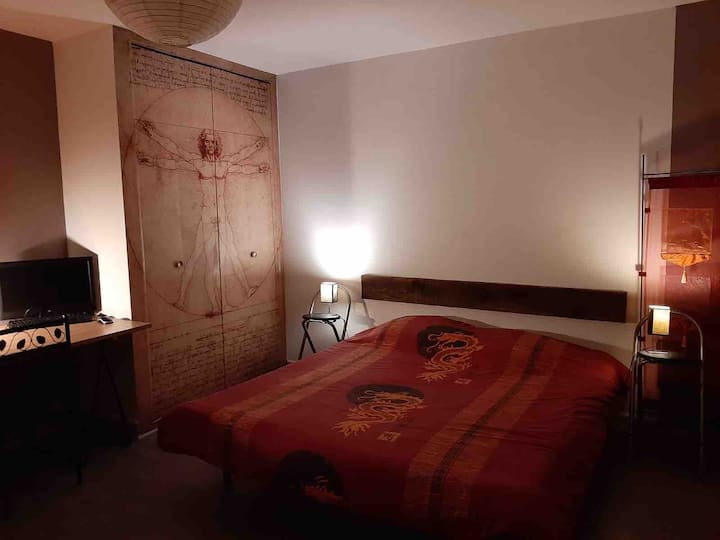 Chambre Vinci
A 100m De La Gare ;) - Lot-et-Garonne