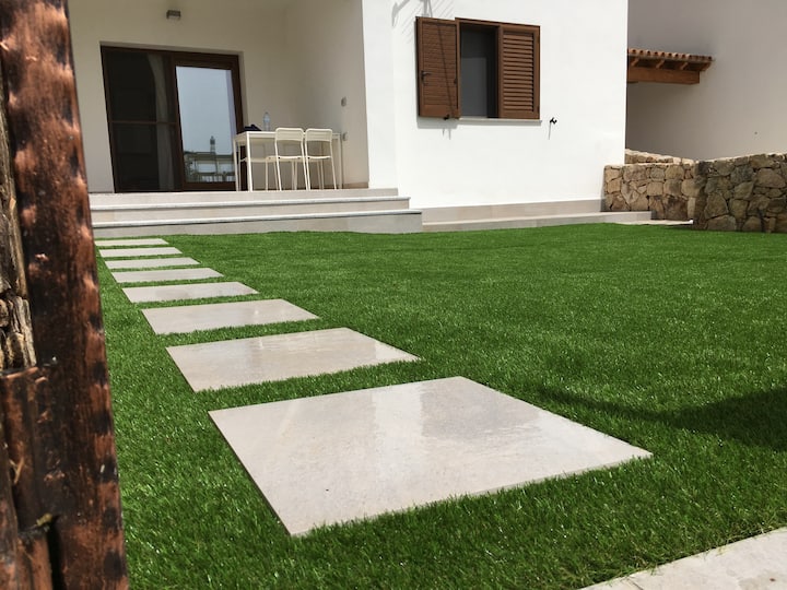 A Step From The Sea And The Shops - Budoni