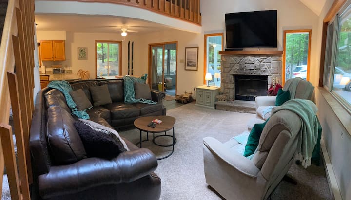 White Pine Lodge - Pocono Lake