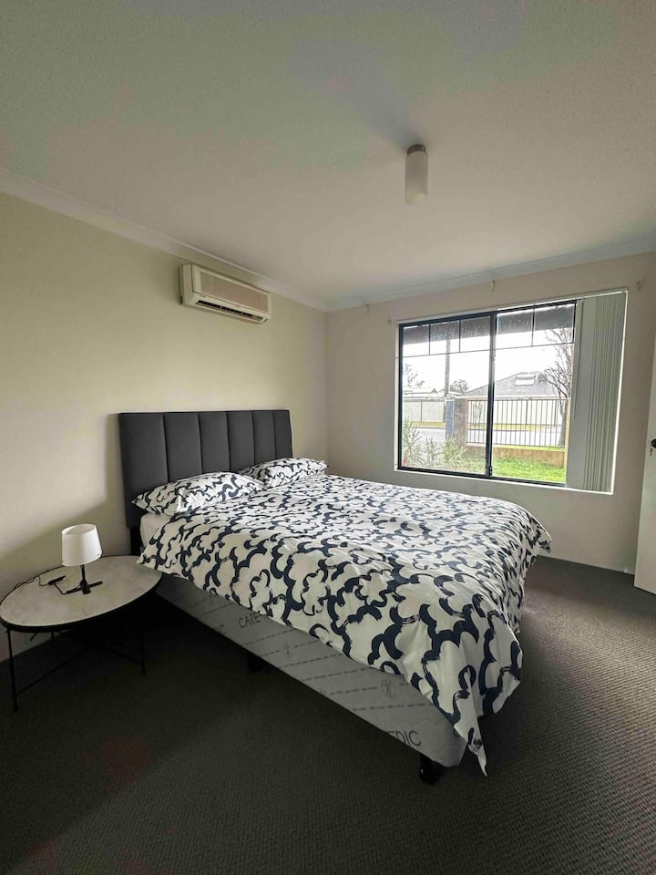 Master Queen Br W/ Bathroom Perth Airport & Shops - Victoria Park