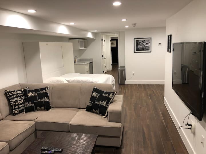 Renovated Row Home Guest Suite :) - Washington, DC