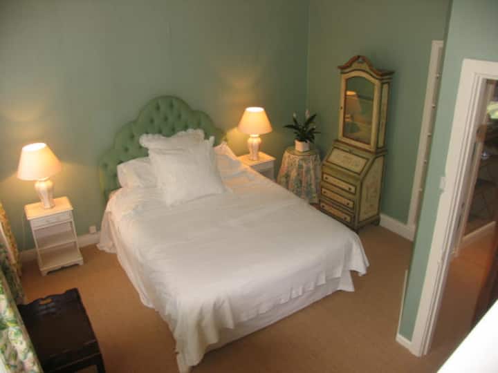 Entire Home - Central, Classic Gem 2 Dbl Rooms - Colchester