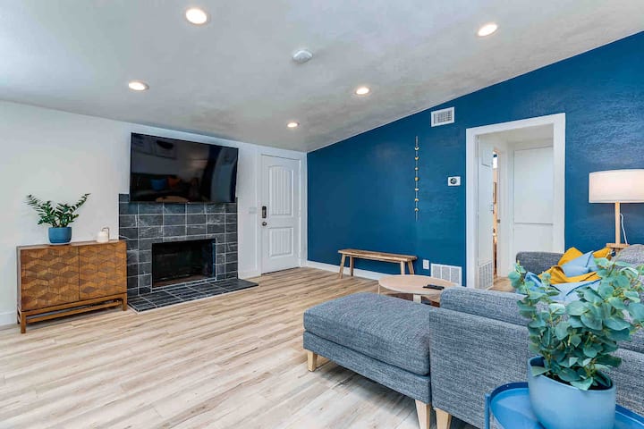 Disneyland 4 Bed Salt Water Pool, Hot Tub & Bbq - Anaheim