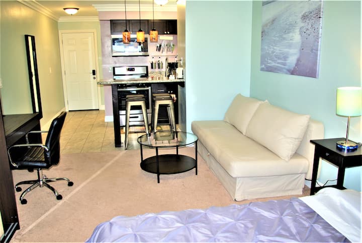 Studio #3, Private Entrance/kitchen/bathroom - San Diego, CA