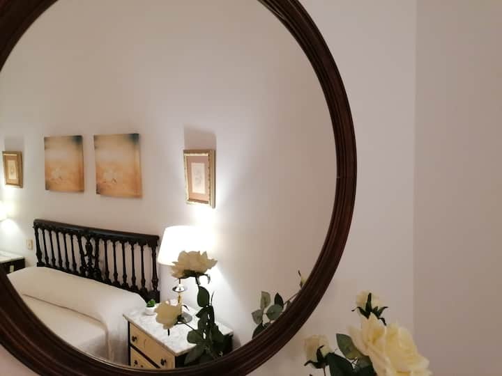 Céntrico Y Luminoso Apartamento En Almagro - Almagro