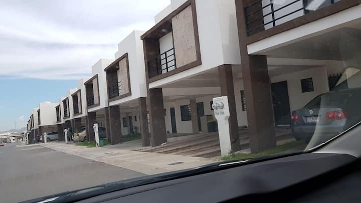 Bonita Casa En Frac. Cerrado - Chihuahua