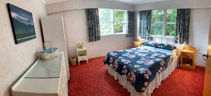 Master Bedroom - 15m² White & Blue Bnb - Tūrangi