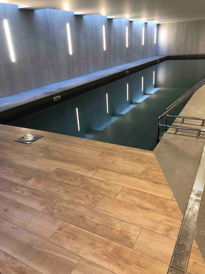 Quiet Parkside City Jewel With Spa, Gym And Pool! - Melbourne