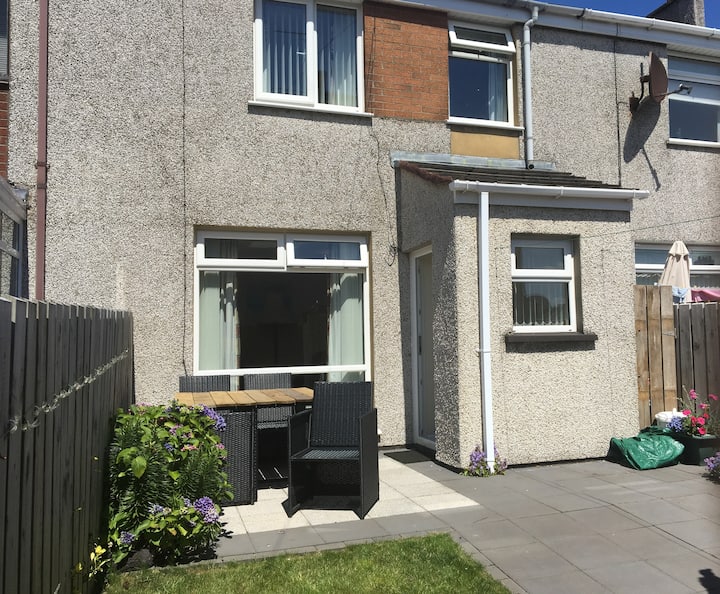 Terrace House In Central Portrush - Portstewart