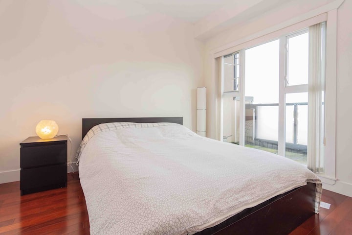 The Comfy Collingwood - Burnaby
