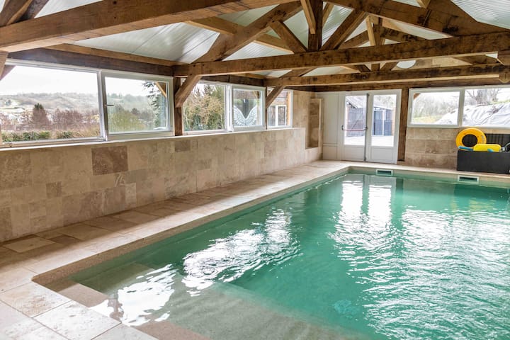 Domaine De La Desirée: 55 Beds, Parties, Heated Swimming Pool All Year Round - Lisieux