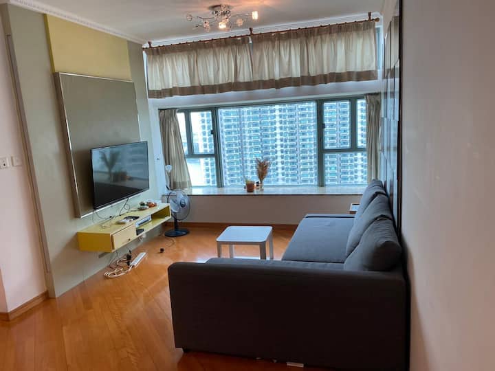 Spacious 4-bed Room Apartment - Hong Kong