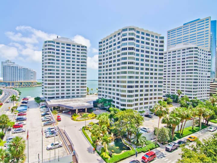 Beautiful 2 Bedrm/2bath Apartment. 12pm Check Out - Miami