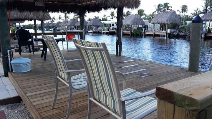Key Largo Waterfront Retreat | Tiki, Dock & Pool - Key Largo