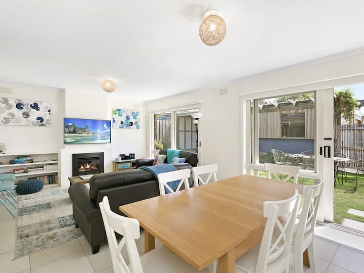 Beach Breeze Bungalow - In The Heart Of Torquay - Torquay