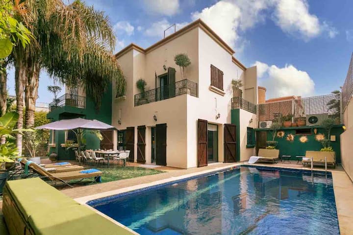 Modern House. 5 Bedrooms. Heated Pool. - Fas