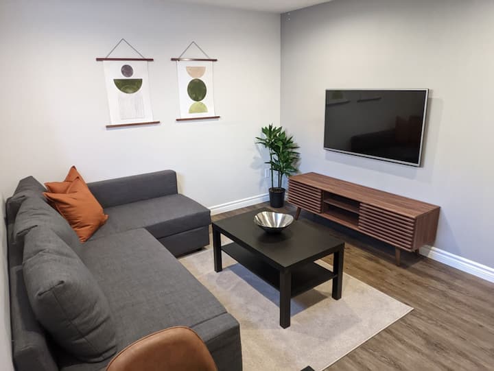 Clean, Modern 1-bedroom Apartment With Parking - Guelph