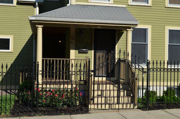 Sunny & Cozy 2 Br Apt In Boston. 15 Min To Dwtn - Boston, MA