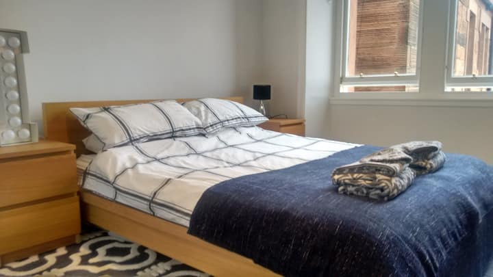 Bright Flat In Super Neighbourhood Close To Centre - Edinburgh