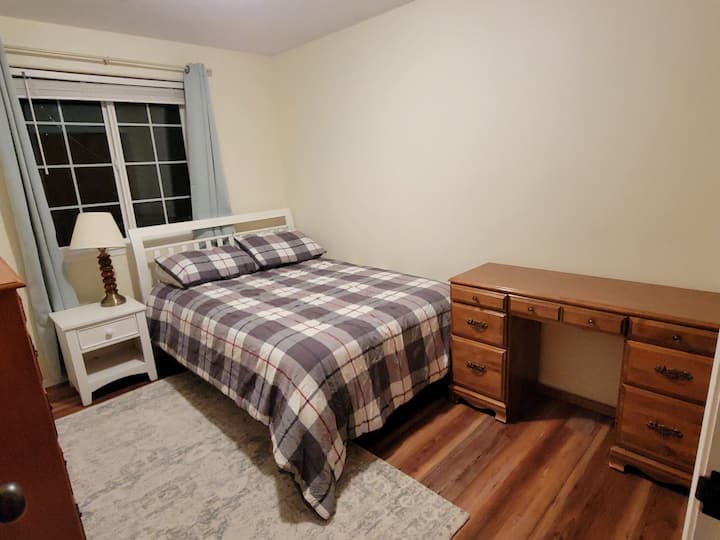 Cozy Private Room - Portland, OR