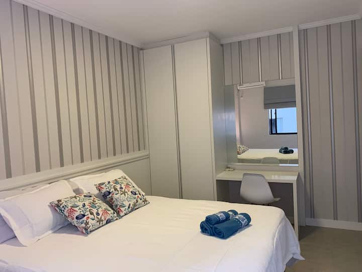 Lindo Apartamento/ óTima Localização/climatizado - Balneario Camboriú