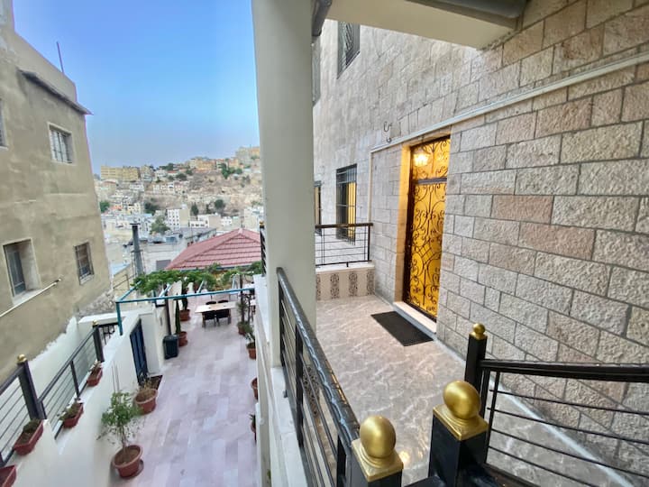 Central Huge 3 Bedroom Apt. | 3 Bathrooms Walkable - Ammán