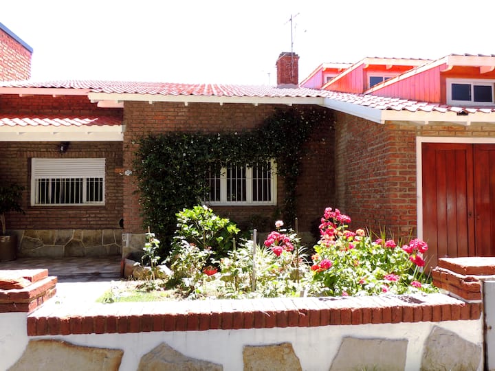 Casa Amplia Tipo Chalet En Chauvin (Cerca De Todo) - Mar del Plata
