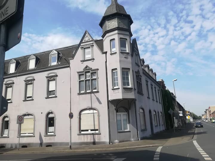 W1 Möblierte Ferienwohnung, Stadtrand Moers - Duisburg