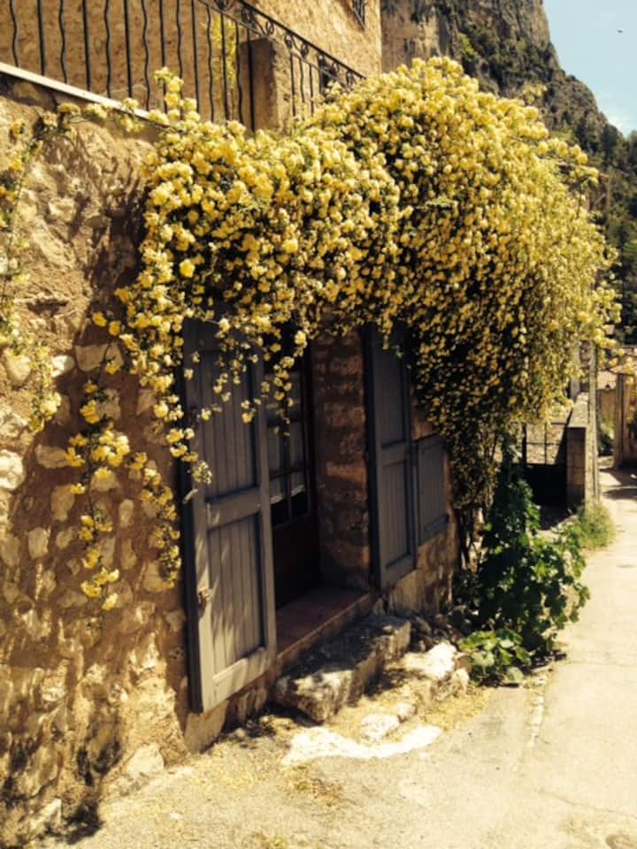 Studio Meublé Sur Les Hauteurs Du Village - Moustiers-Sainte-Marie