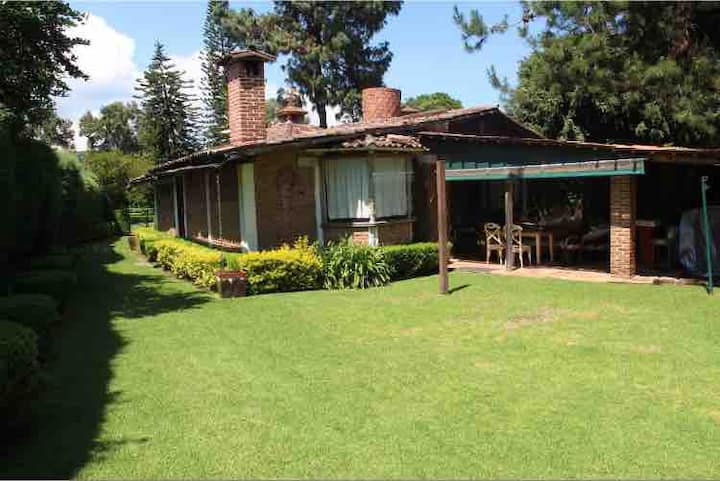 Avandaro Casa Amplio Jardín Y Excelente Ubicación - バジェ・デ・ブラボ
