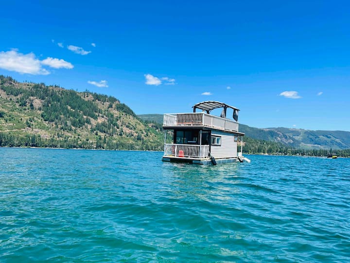 What Ever Floats Your Cabin  Choose Your Lakefront - Lake Cowichan