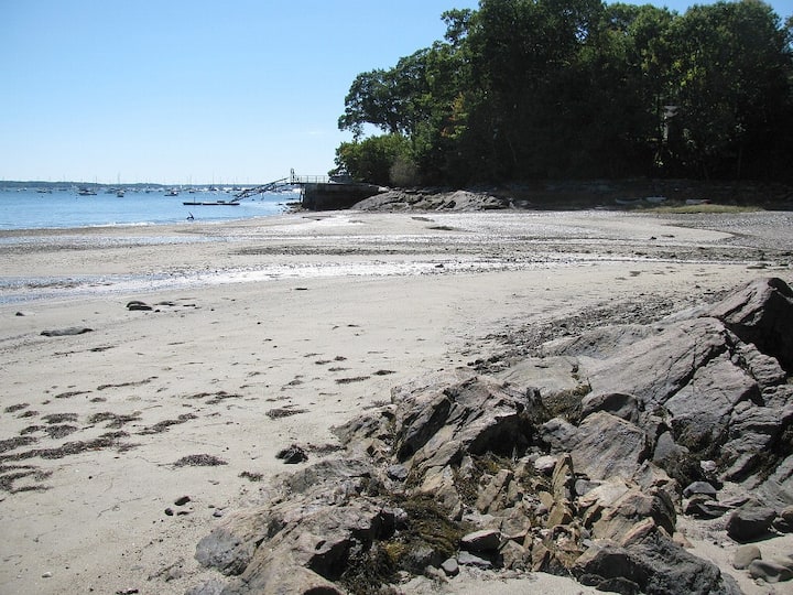 Coastal Cottage In Falmouth Foreside - Yarmouth, ME