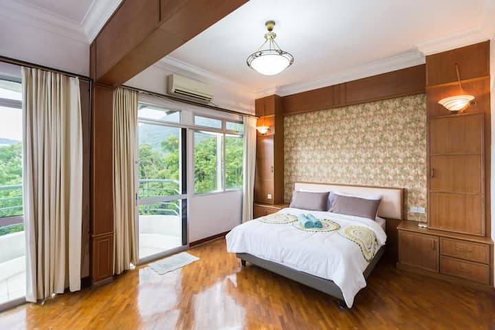 Sea Breeze Quiet Condo With Nice Hill View - Tanjung Bungah